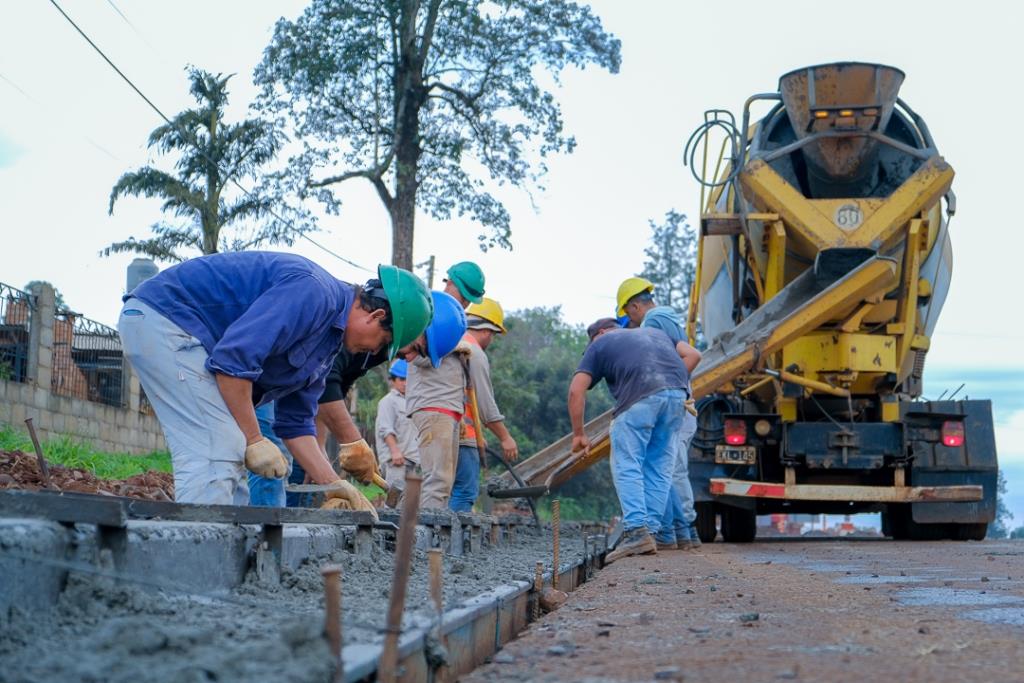 La DPV trabaja en la última etapa de la nueva rotonda sobre la RN 12 en ... La DPV trabaja en la última etapa de la nueva rotonda sobre la RN 12 en ...